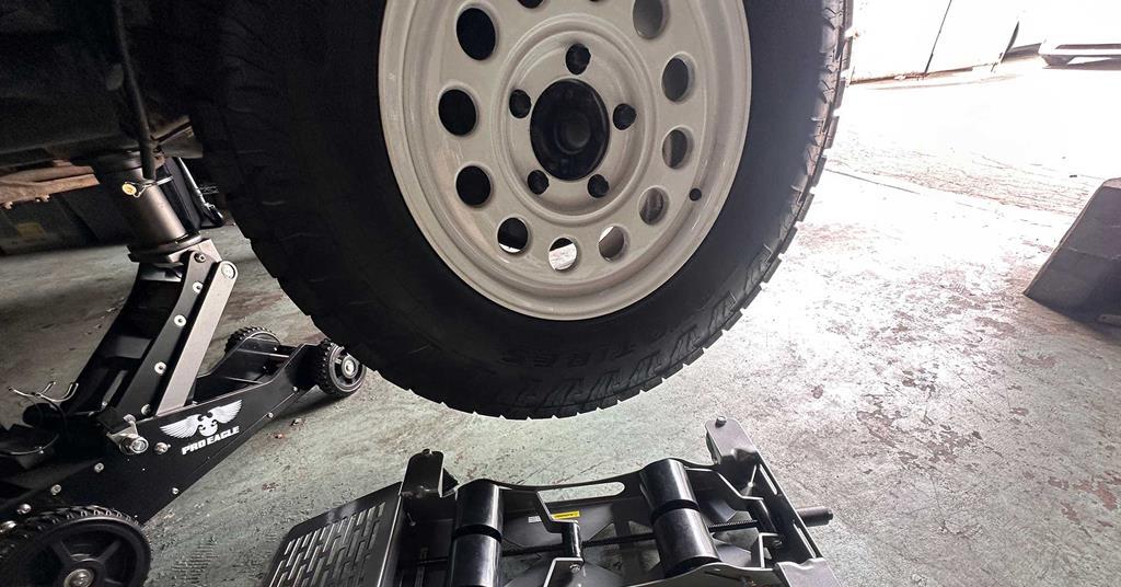 Marastar Tire Lift Caddy: A Tire Changing Back Saver | Review | OVR Mag