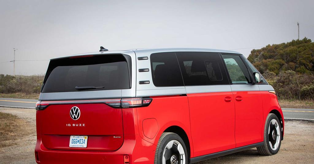 Real-Life Comparison: 2025 Volkswagen ID. Buzz EV from North America vs ...