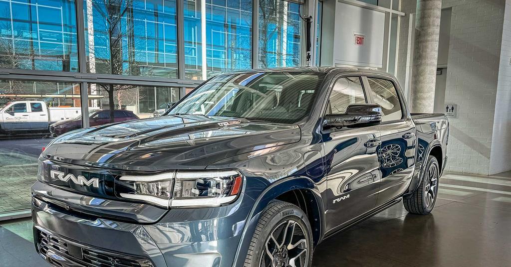 2025 Ram 1500 First Drive: Hurricane Power Replaces the Hemi | First ...