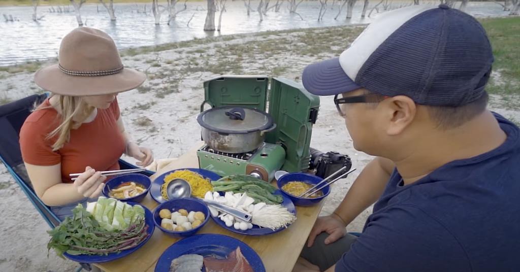 GONDIRTIN Shows Us How to Cook Vietnamese HOT POT “Lẩu Thái” - Overland ...