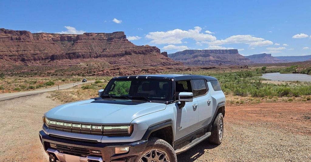 EV Off-Roading in Moab: Tackling the Trail in a Hummer EV SUV | Vehicle ...