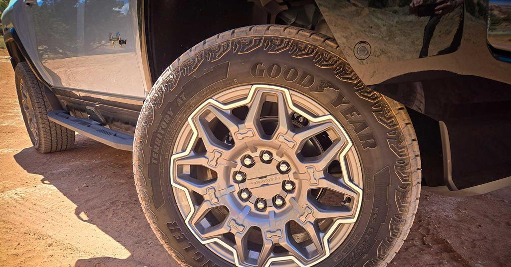 EV Off-Roading in Moab: Tackling the Trail in a Hummer EV SUV | Vehicle ...