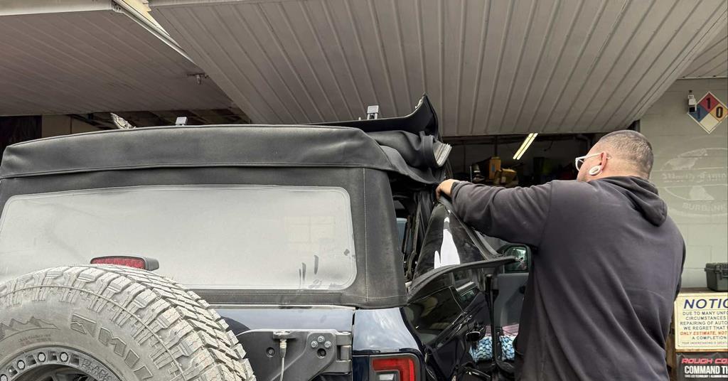 Bestop eTop Review for 2021 Ford Bronco: The Powered Convertible Soft ...