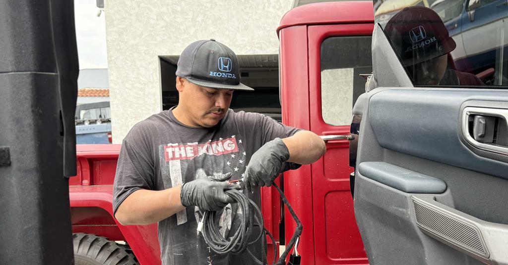 Bestop eTop Review for 2021 Ford Bronco: The Powered Convertible Soft ...