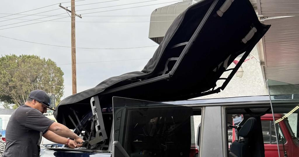 Bestop eTop Review for 2021 Ford Bronco: The Powered Convertible Soft ...