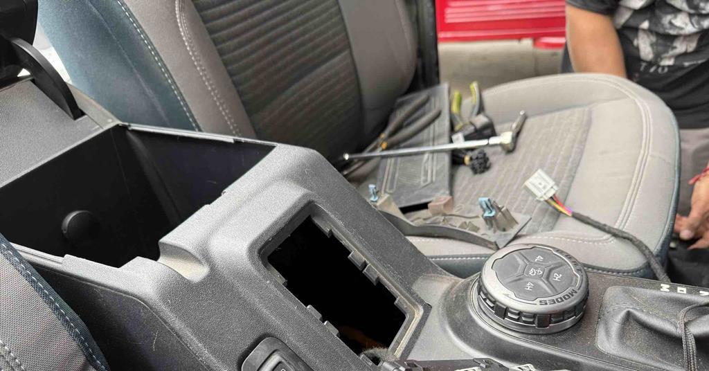 Bestop eTop Review for 2021 Ford Bronco: The Powered Convertible Soft ...