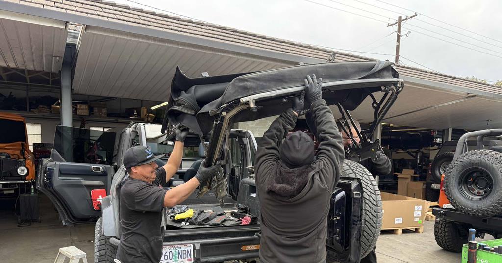 Bestop eTop Review for 2021 Ford Bronco: The Powered Convertible Soft ...