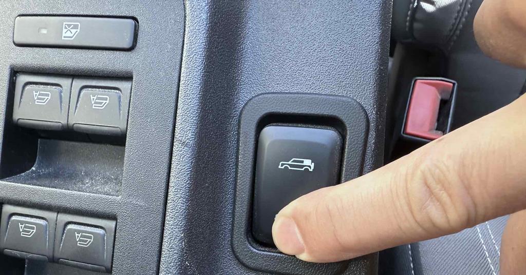 Bestop eTop Review for 2021 Ford Bronco: The Powered Convertible Soft ...