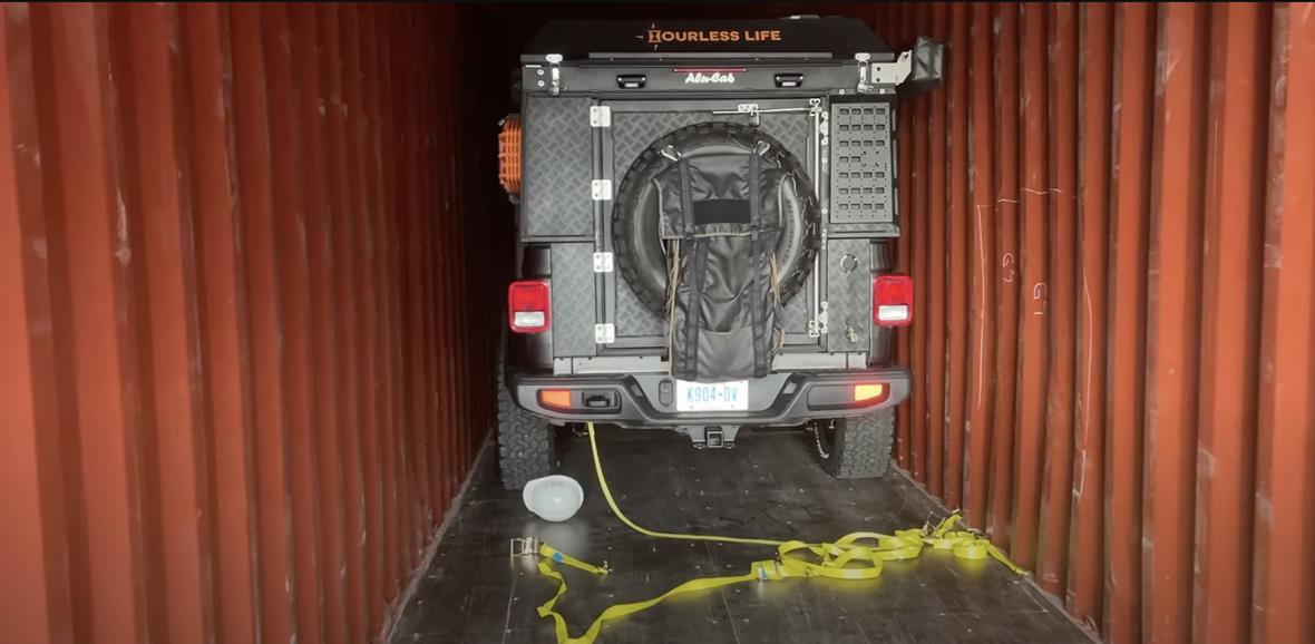 HOURLESS LIFE: Overlanding Jeep Gladiator “Dauntless” Departs Panama ...