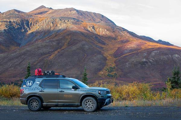 Driving the Dempster Highway: Beauty, Danger & Adventure on Canada's ...