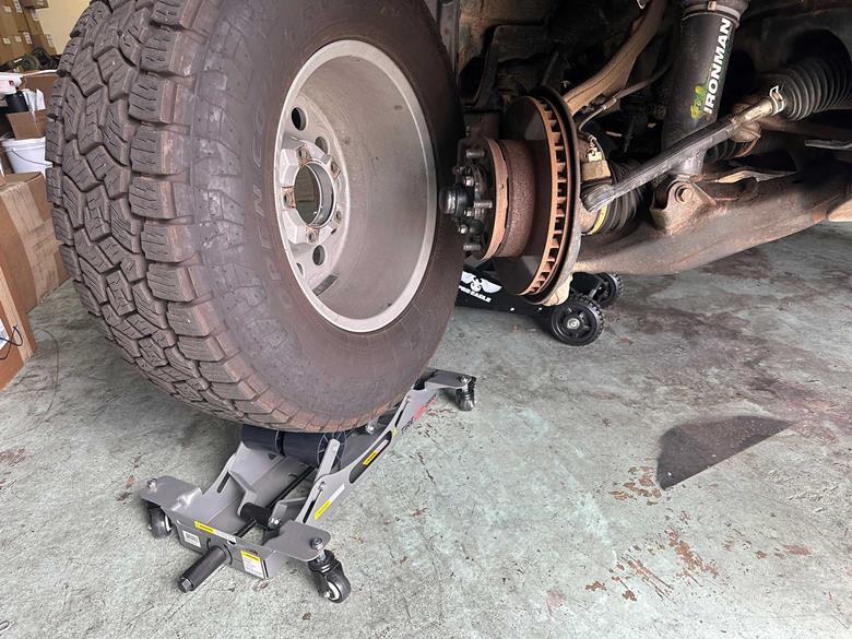 Marastar Tire Lift Caddy: A Tire Changing Back Saver | Review | OVR Mag