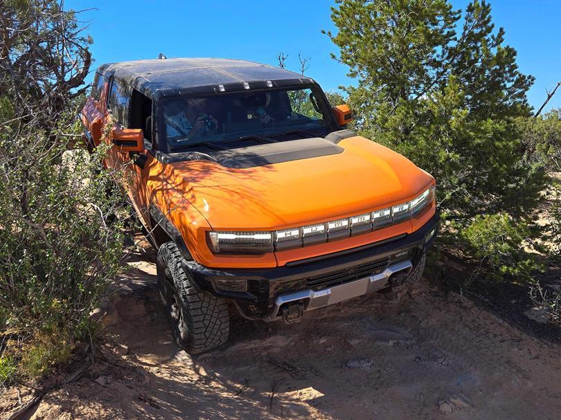 EV Off-Roading in Moab: Tackling the Trail in a Hummer EV SUV | Vehicle ...